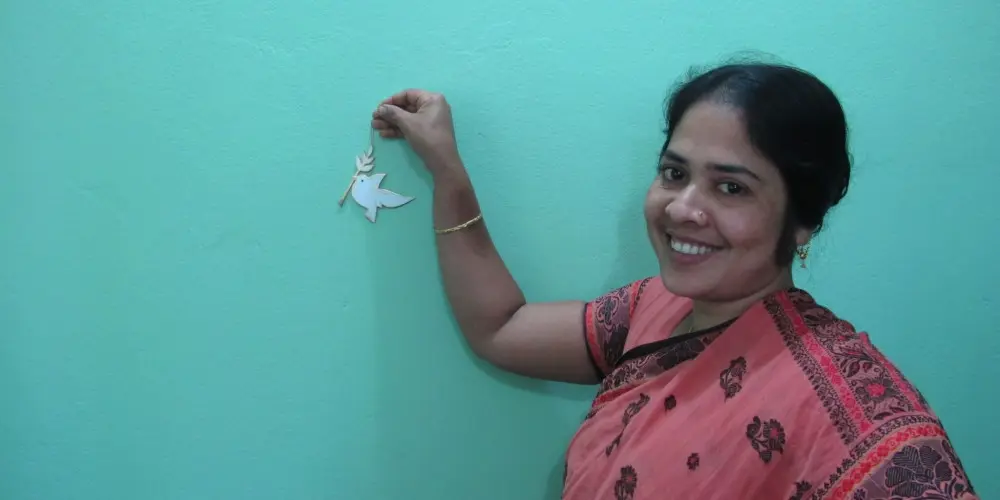 Monimala's story - a bird in the hand - Leprosy Mission Australia